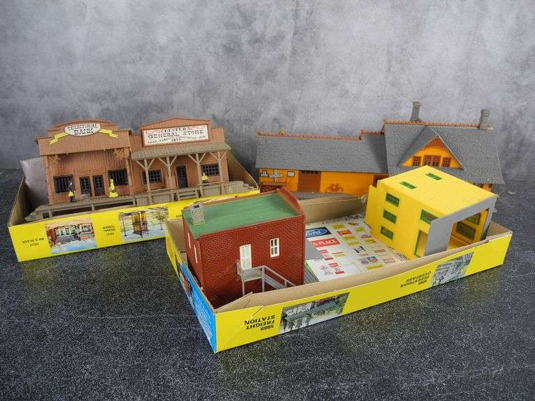 Lot of Assembled "HO" Scale Houses for Train Layout - GC5 Auctions