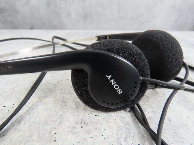 Sony Mega Bass Walkman with Headphones Model SRF-M85V - GC5 Auctions