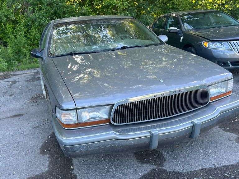 1995 BUICK Roadmaster - Greater Detroit Auto Auction