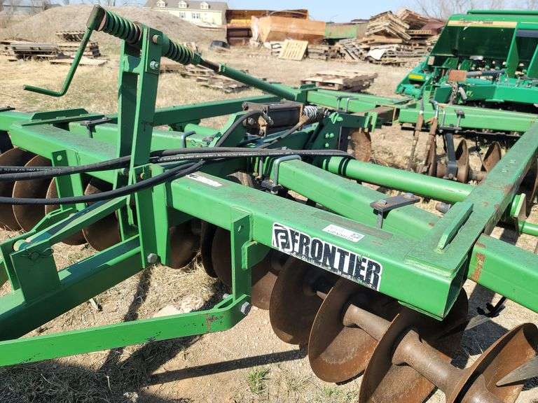 Frontier DH1612 Disc Harrow 12' - Great Plains Auction