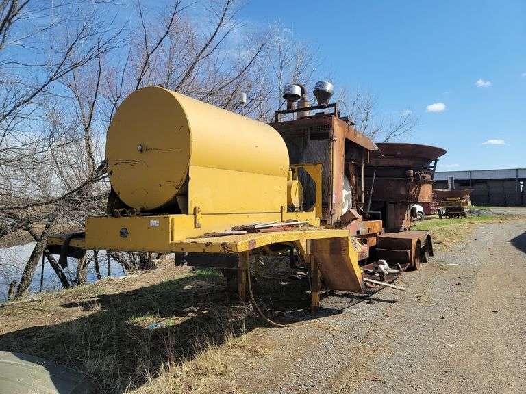 Mighty Giant Hay Tub Grinder - Great Plains Auction