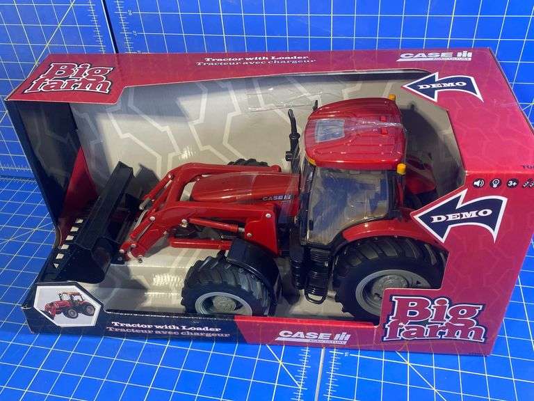 Case IH toy tractor - Gregg Auctions