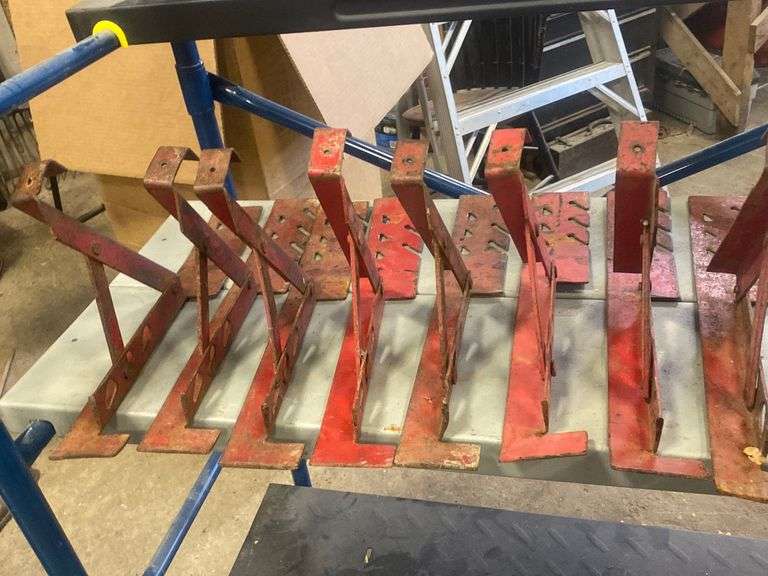 Adjustable roof jacks - Gregg Auctions