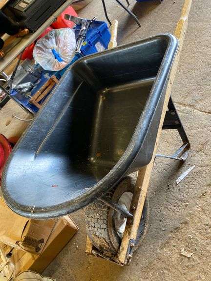 Wheel barrel - Gregg Auctions