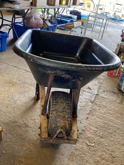 Wheel barrel - Gregg Auctions