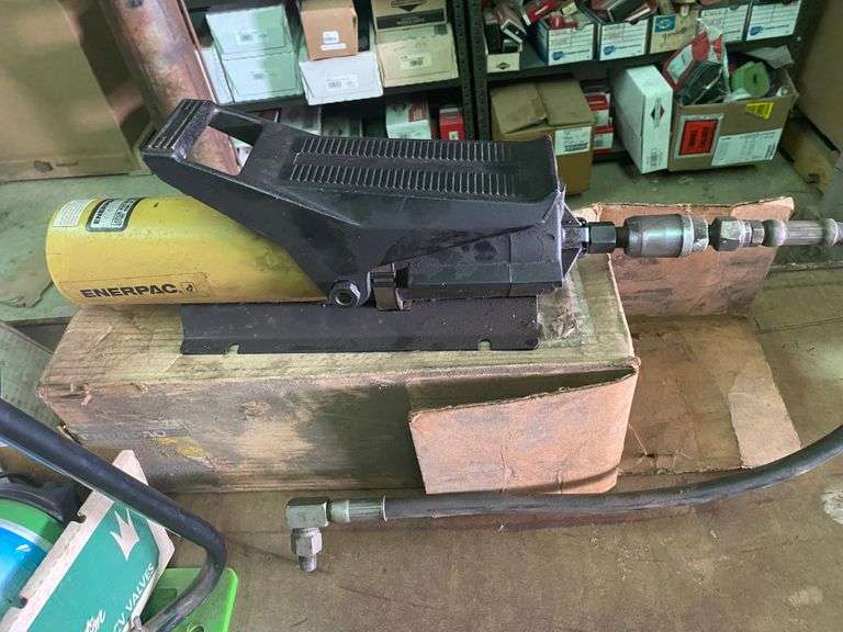 Enerpac air powered power pack - Gregg Auctions