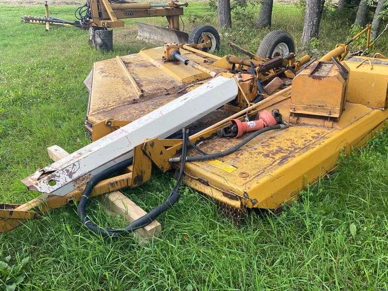 Woods batwing mower - Gregg Auctions