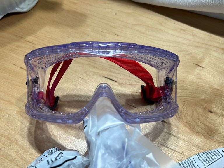V-Max Goggles -By HONEYWELL Crystal Clear Goggles - Gregg Auctions