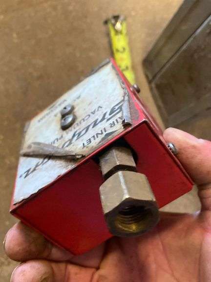 Snap On vacuum pump - Gregg Auctions