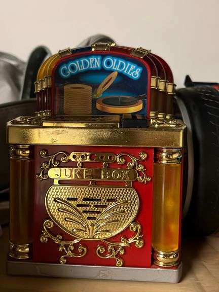 Toy juke box - Gregg Auctions