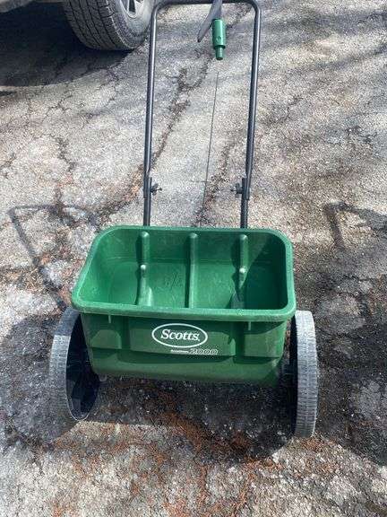 Scotts 2000 drop spreader - Gregg Auctions