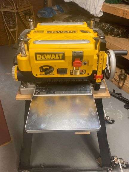 DeWalt 13” planer w/ mobile base - Gregg Auctions