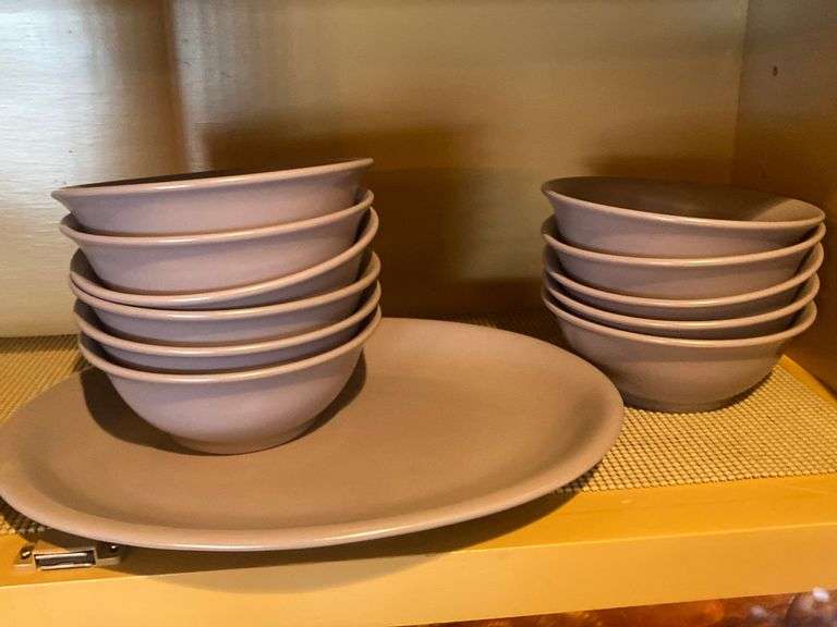 Libbey bowls and plate - Gregg Auctions