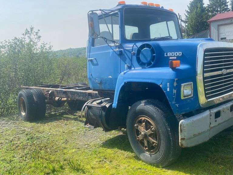 1986 Ford L800 - Gregg Auctions