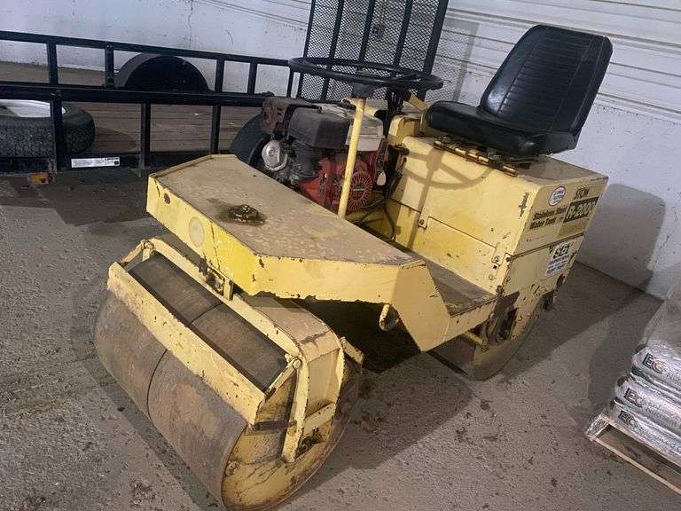 Stow R-2000 roller - Gregg Auctions