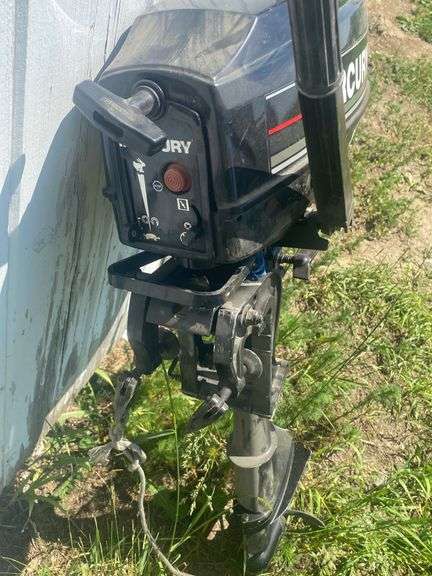 Mercury 3 hp outboard motor - Gregg Auctions