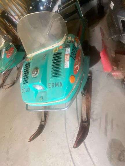 Johnson Skee Horse snowmobile - Gregg Auctions