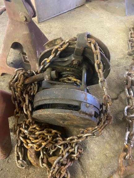 1/2 ton chain fall - Gregg Auctions