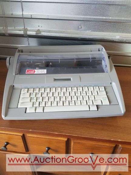 Brother Word Processor Model SX-4000, powered up. - AuctionGrooVe.com ...