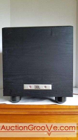 JBL PowerBass pb-10 120v 60hz 180W Woofer. Plugged in and the lights ...