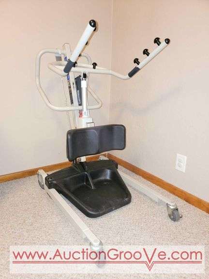 Invacare Reliant 350 lift machine. Comes with 2 slings. Extra Large ...