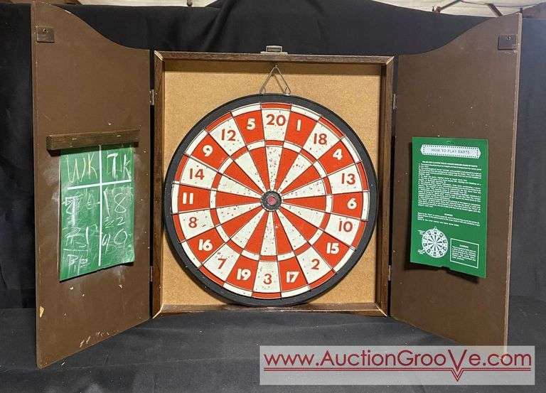 This Smyth & Townley dart board would be perfect for your rec room or ...