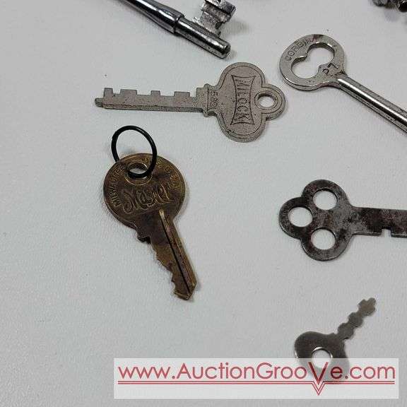 Keys! BR1 - AuctionGrooVe.com 608-792-2437
