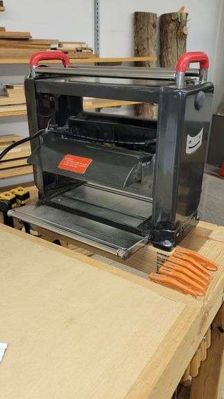 Craftsman Thickness Planer with Auto Feed at 26 ft per minute. 16,000 ...