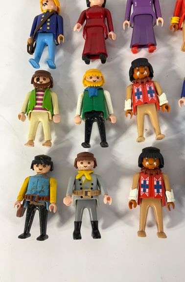 1974 Geobra play figures. Cowboys,Indians,Civil War solders,magician ...
