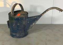 Old galvanized Auto shop Radiator Filler water can - Hash Auctions