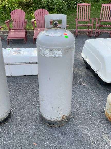 Tall Propane Tank it’s full of propane, 48” tall overall - Hash Auctions