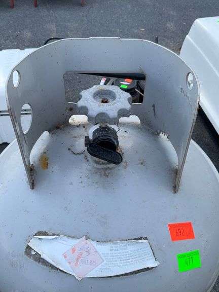 Tall Propane Tank it’s full of propane, 48” tall overall - Hash Auctions