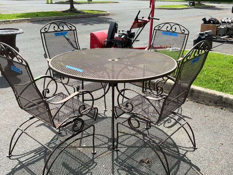 Nice 5pc Wrought Iron Table Set, 48” table, 4 chairs with 2 the spring ...