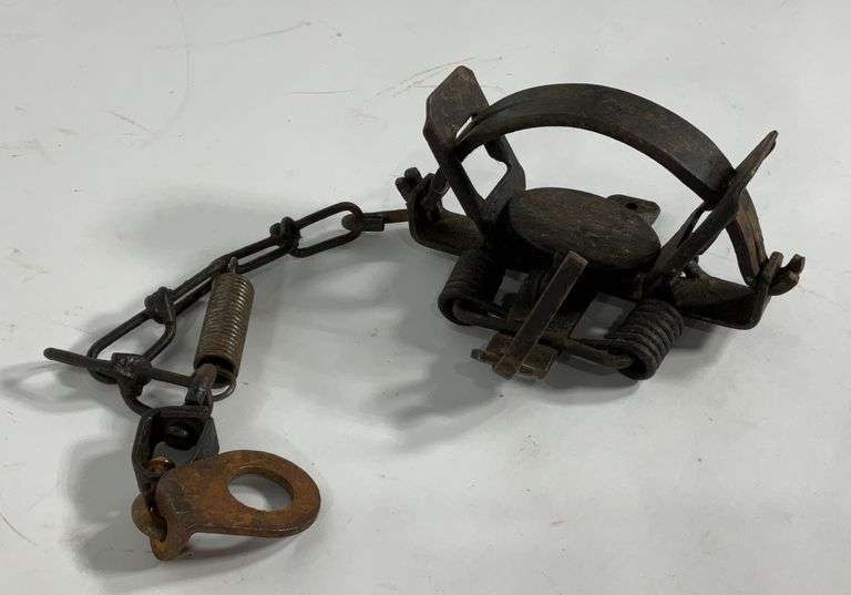 Small animal spring-loaded trap - Hash Auctions