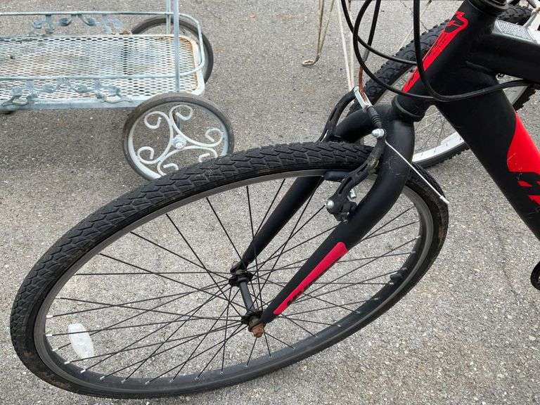 Hyper Spinfit 700c Bike, appears in ready to ride condition - Hash Auctions