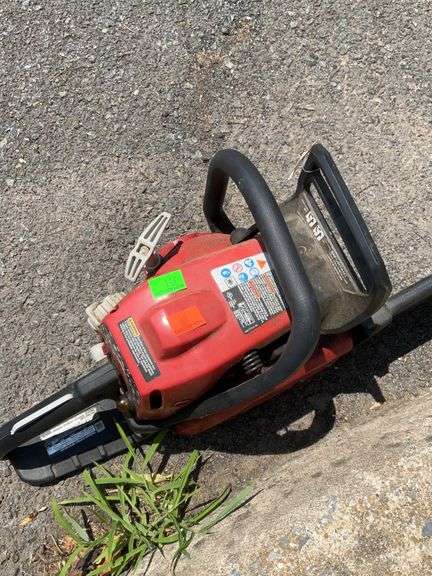 Homelite 4218 chainsaw with bar cover - Hash Auctions