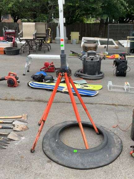 Heavy duty road sign tripod used conduit with rubber ring for holding ...