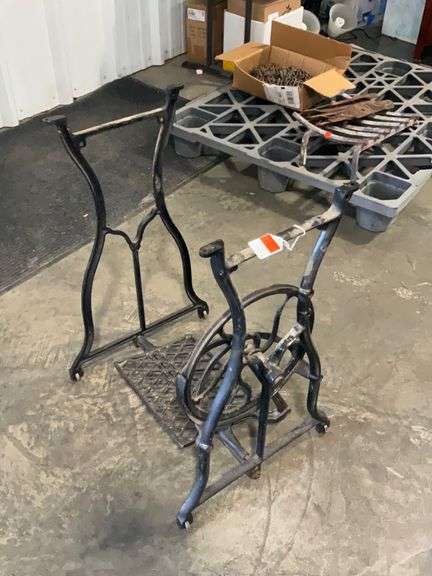 Treadle sewing machine base - Hash Auctions