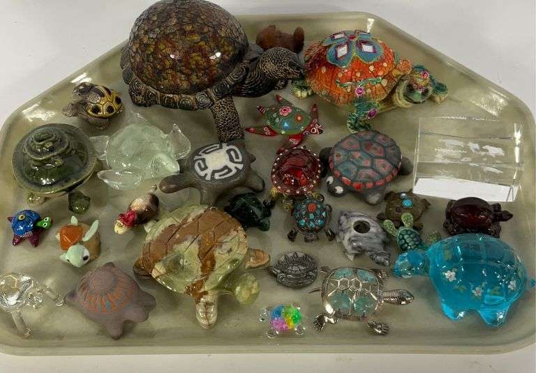 Large Collection of Turtle collectibles . Art glass, pottery,figurines ...
