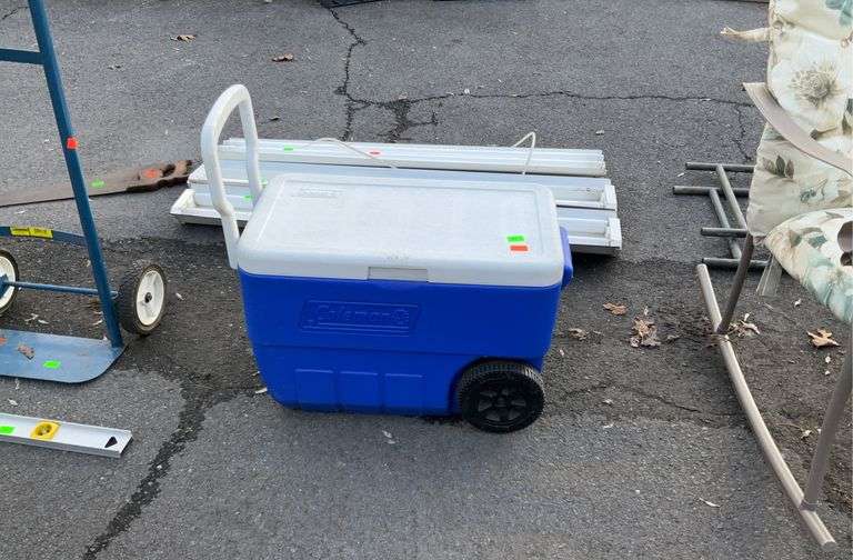 Coleman Wheeled Cooler, blue color, - Hash Auctions