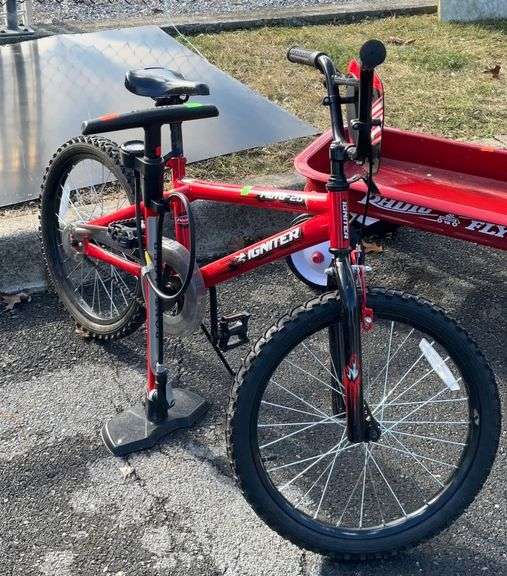 Igniter moto-20 bike with Bontrager tire pump - Hash Auctions