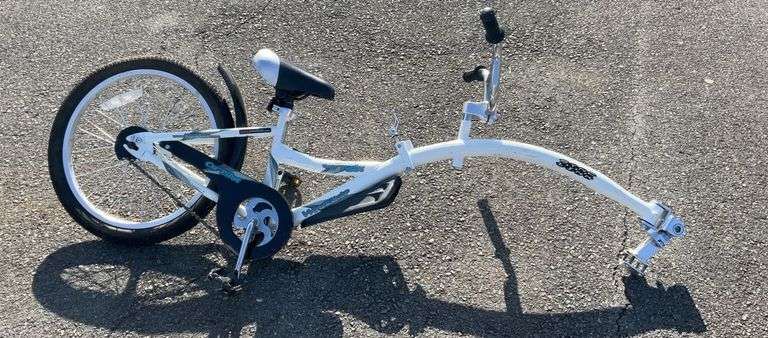 Co pilot weeride bike, no front tire - Hash Auctions