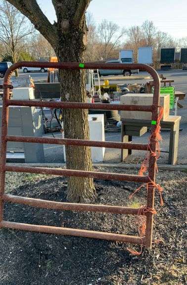 4 foot six bar Farm Gate - Hash Auctions
