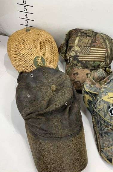 Six ball caps - Hash Auctions