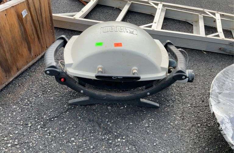 Weber Table top Propane Grill - Hash Auctions