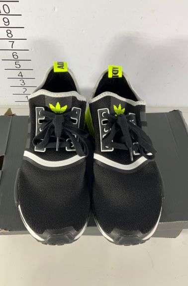 Addidas sneakers size 9 1/2 unisex - Hash Auctions