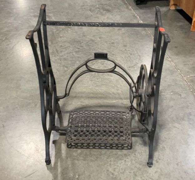 Treadle Base sewing machine Base - Hash Auctions