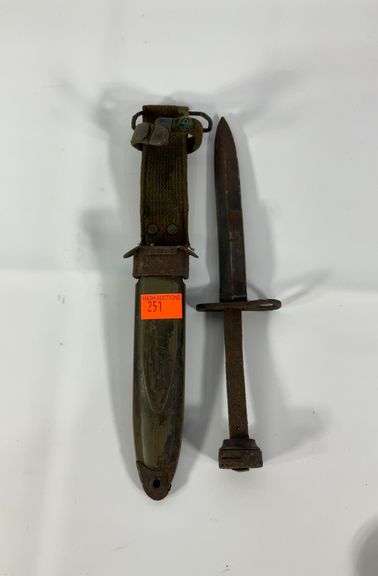 USMC bayonet in rustic condition - Hash Auctions