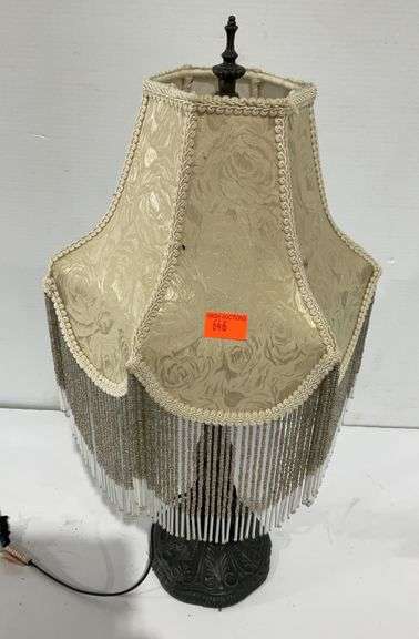 Metal table lamp with Fringed lamp shade - Hash Auctions