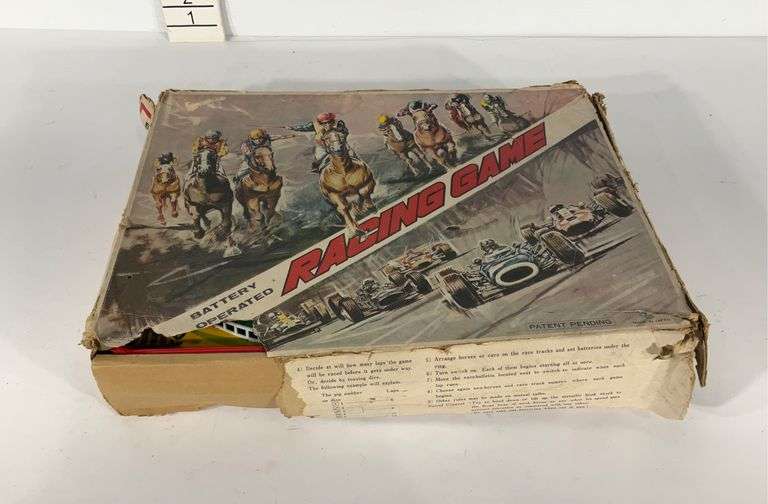 Battery operated racing game, works - Hash Auctions
